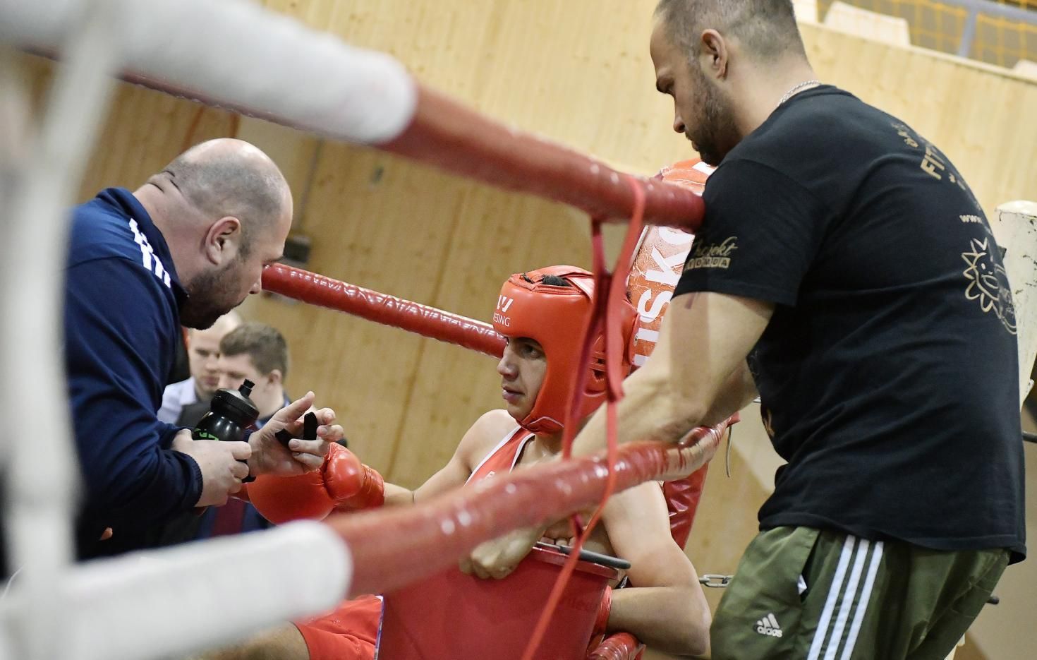 Danyi éremmel hálálná meg a bizalmat