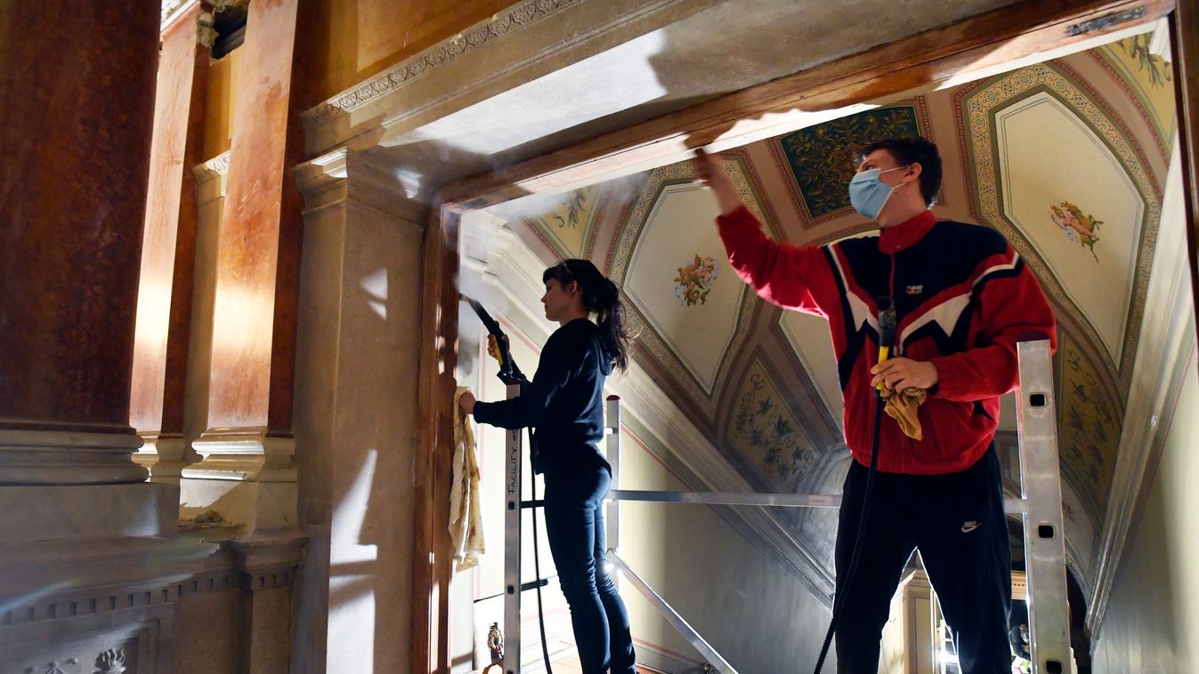 HEOL - Turnéra indul júliusban az Operaház Szerelmi bájital előadása