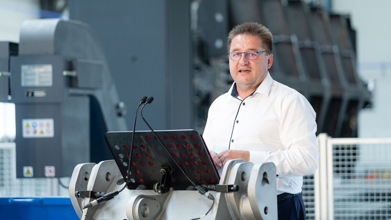 Napelemes kiserőmű telepítésével megújult az SBS Kft. erdőtelki telephelye