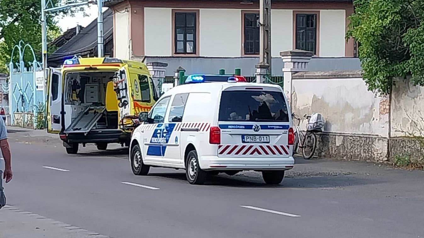 Kocsi ajtajának hajtott egy biciklis Lőrinciben