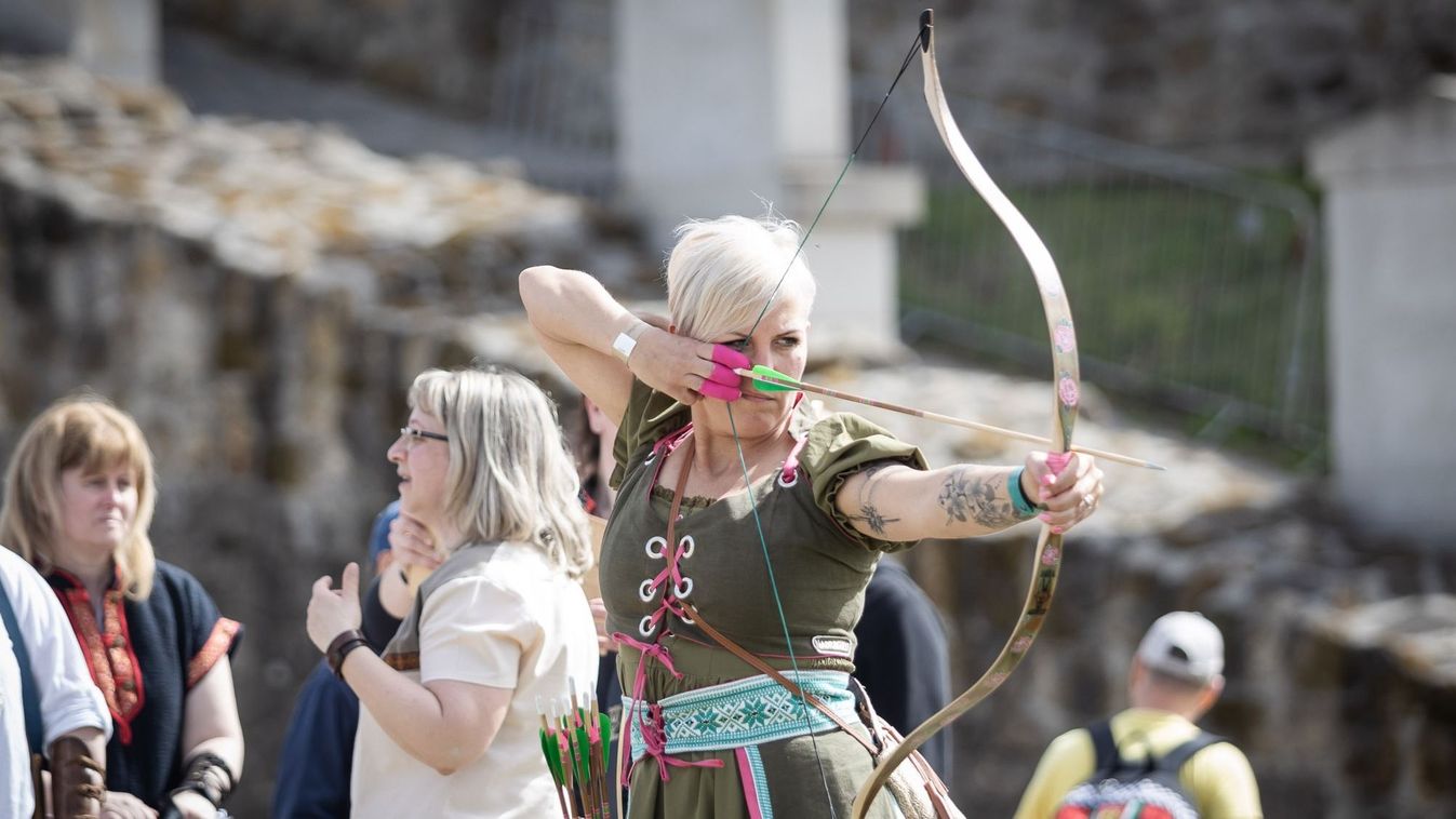 Szittyák és amazonok is nyilaztak az egri várban