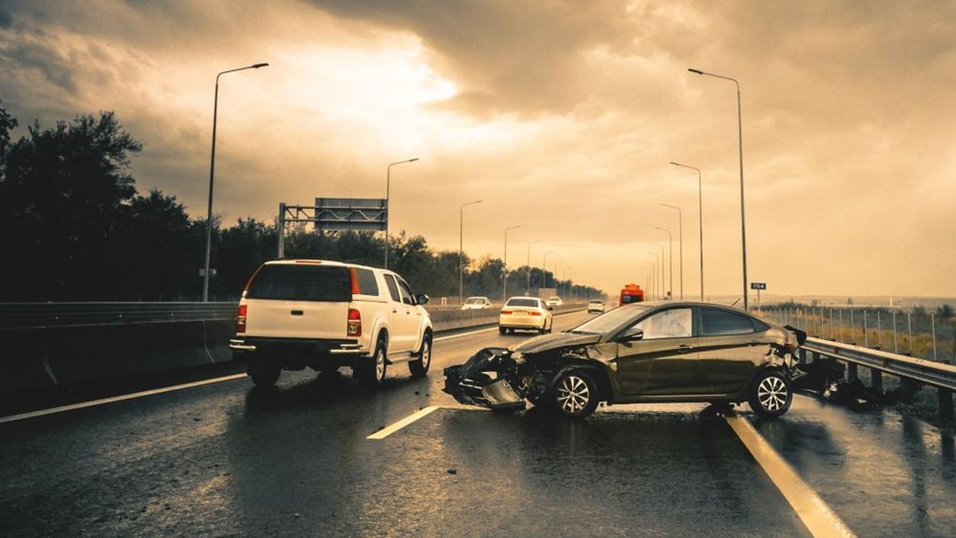 Baleset miatt egy sávon halad a forgalom az M3-ason Baleset miatt egy sávon halad a forgalom az M3-ason