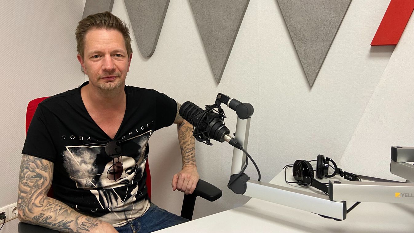 Az újrakezdésről mesélt az Extazis frontembere