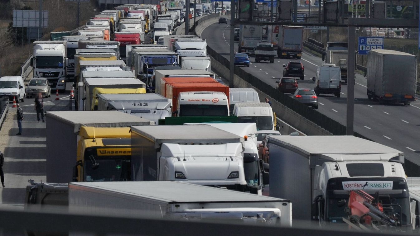 Az M3-as autópálya pénteken ismét dugulással kezd