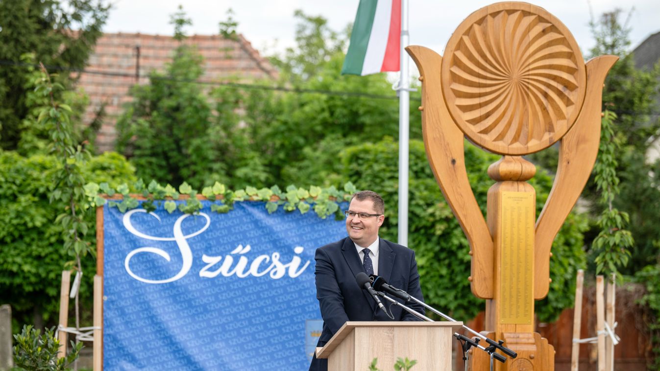 Falufa átadó volt Szűcsiben, az országban ez első