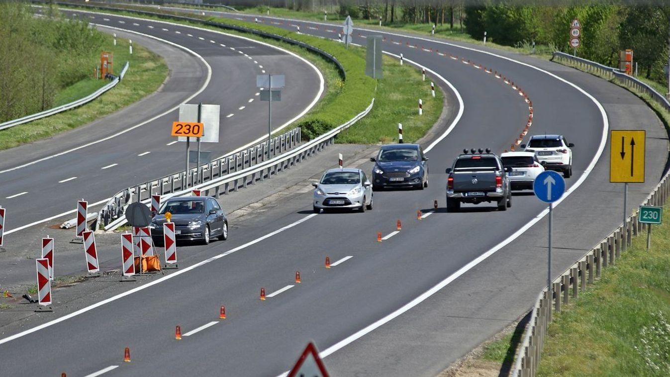 Az M3-as autópálya egyik fontos csomópontját zárták le