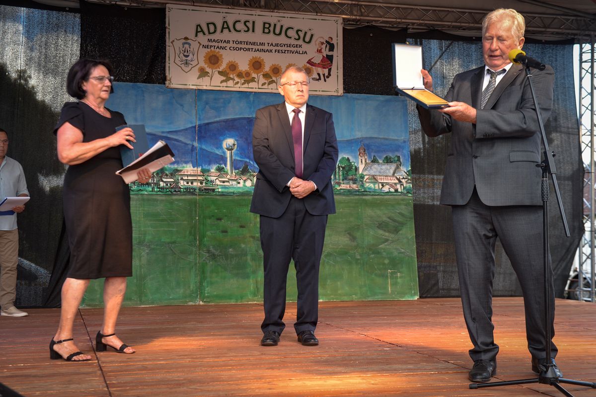 Adács díszpolgári címét adták át