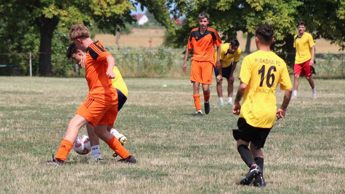 Átányban Bari Bertalan, Kiskörén Antal Róbert triplája döntött